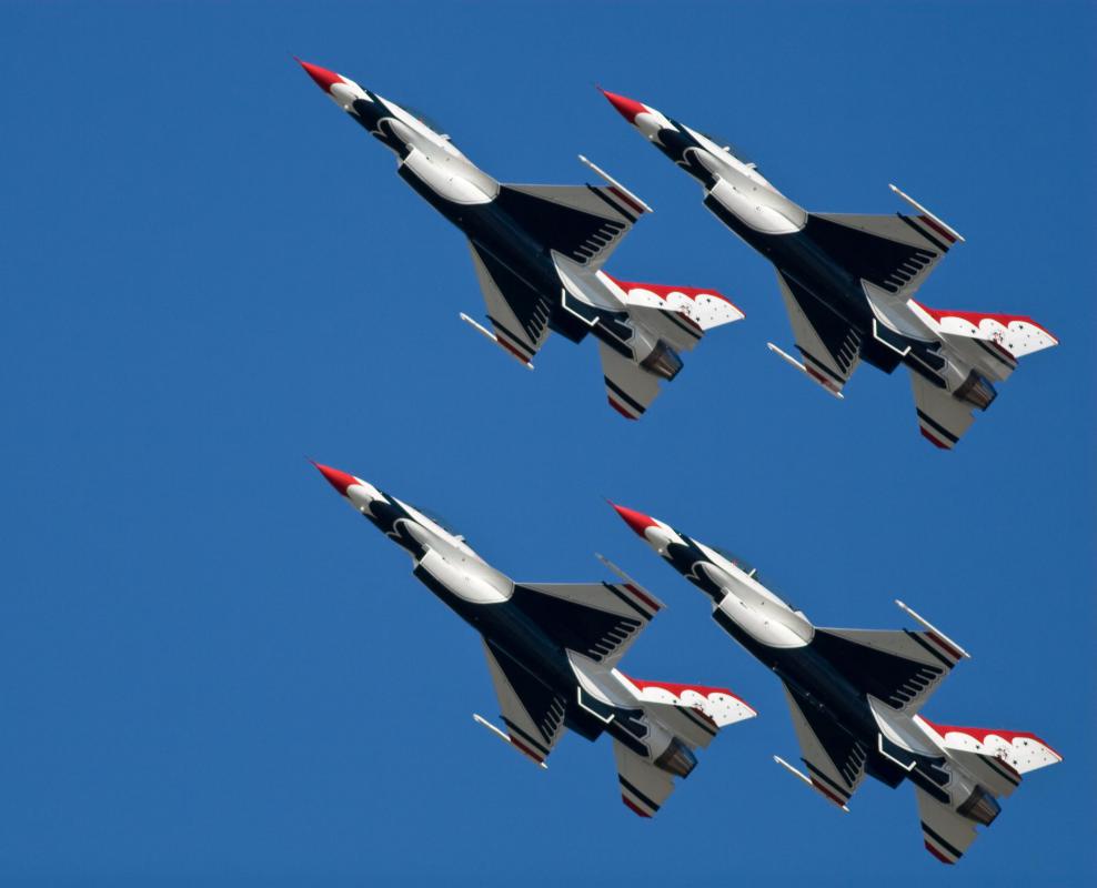 What is a Missing Man Formation? (with pictures)