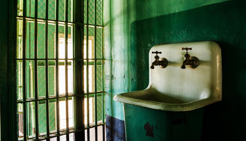 What is Solitary Confinement? (with pictures)